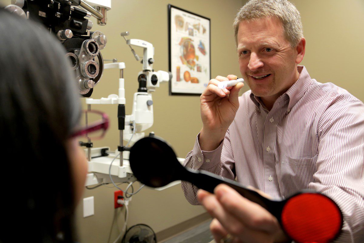 Diabetes and Vision: Keep and Eye on Your Sight | HealthLinc